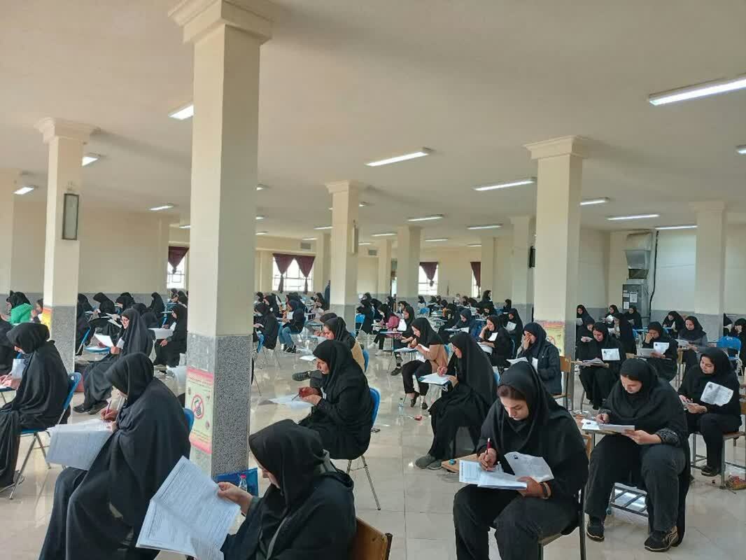 رقابت داوطلبان استخدامی آموزش و پرورش و EPT در دانشگاه آزاد اسلامی - خبرگزاری آنا